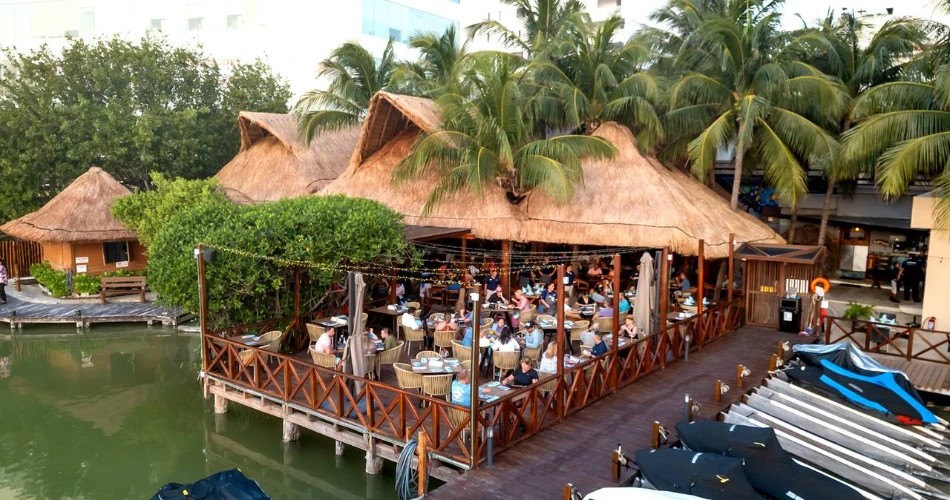 Best Waterfront Dining in Cancún | Things to do